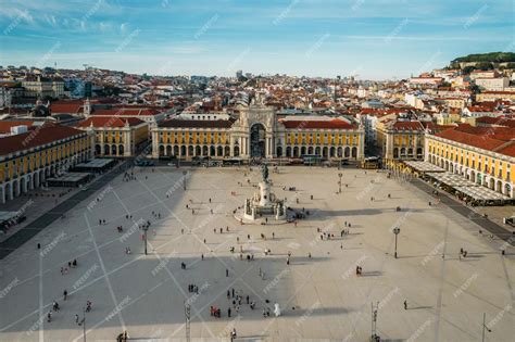 Premium Photo Aerial View Of Pedestrians At Praca Do Comercio In