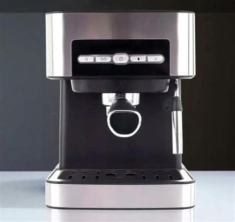 Кофемашина Crownberg CB-1566 полуавтоматическая с капучинатором 1000 Вт ...