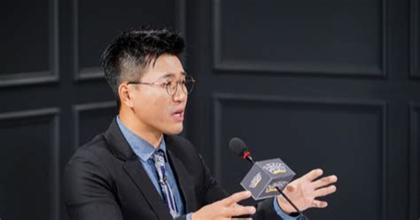 노래 약한 가수 김종민 20년 후 디너쇼 위해 노래 열심히 배울 것 인터뷰