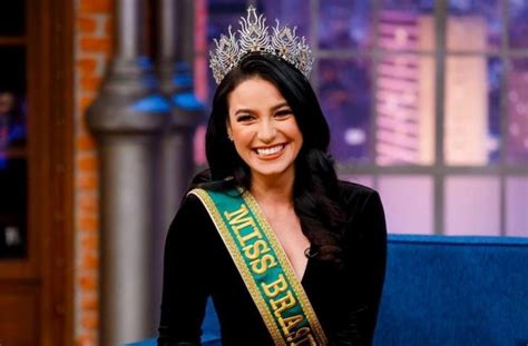 6 Potret Memesona Julia Gama Runner Up 1 Miss Universe 2020