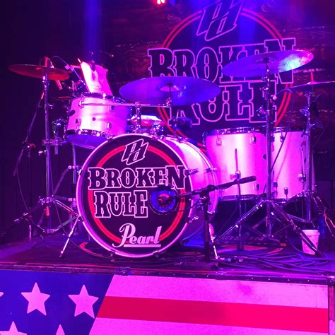 Broken Rule Crazy Daisies