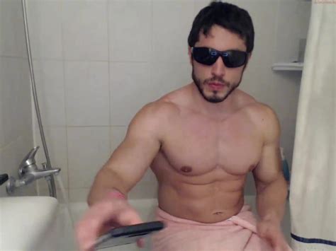 Bodybuilder Has A Bath