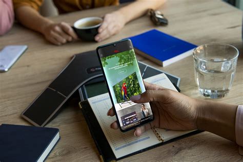 TCL 10 Pro Review Flagship Display Midrange Price