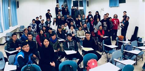 魏廣晧stacey Wei 第五屆東華大學音樂系爵士營，完成。 到東華已經第五年，每年這時候是我們的爵士營，來自各地喜愛爵士的學員與老師們從四處來到東華的校園裡，今年三天兩夜的營隊，在上個