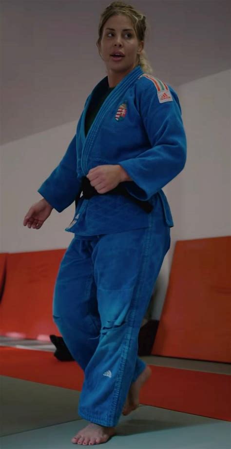 Sheena Bathory Feet 17 Photos