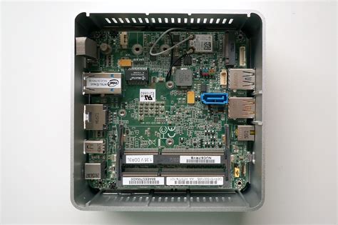 Intel Core I NUC Review NUC I RYH Hardware Overview The