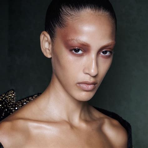 How To Read A Sunscreen Label According To Dermatologists Marie Claire