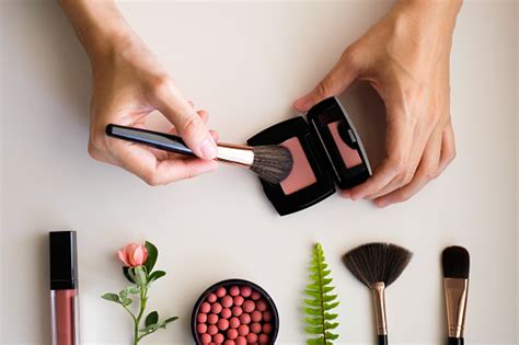 메이크업 화장품 제품 색상 배경 평면 누워 평면도 여자 아름다움 패션 장식입니다 가방에 대한 스톡 사진 및 기타 이미지 가방