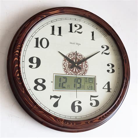 实木钟表挂钟客厅静音复古简约圆形大号大厅堂别墅液晶日历显示 虎窝淘