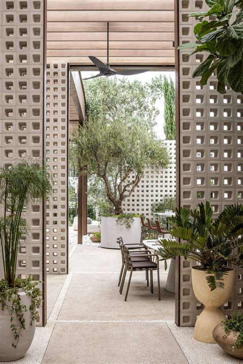 Breeze Block Partitions Frame Florida Restaurant By Kimmel Eshkolot