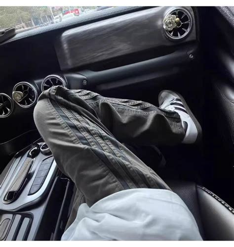 스트레인지 남자데일리룩 바지 카고 옆줄 무늬 미니멀한 밀리터리 그린 복고와이드 팬츠 Kuk5 티몬