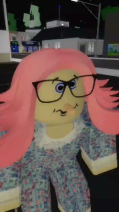 Бабка с длинным носом в Roblox 🤥 Youtube