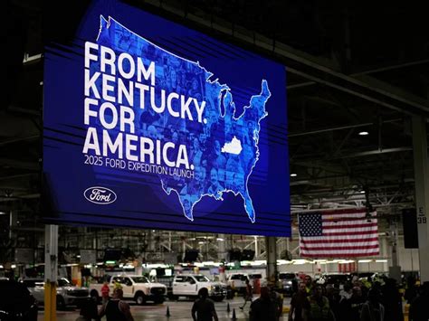 Ford Renunță Să Mai Dezvolte Un Creier Electronic și Mașini 100 Conectate Pe Model Tesla Plan