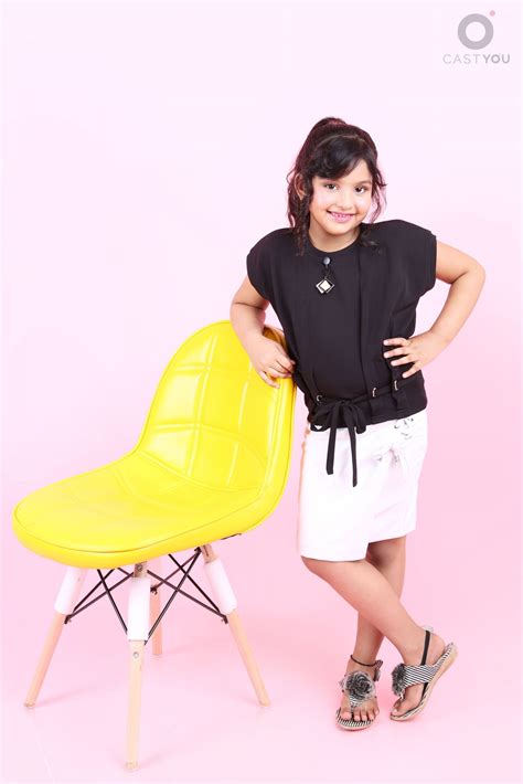 divyanshi chaudhary castyou