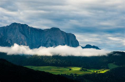 How To Create A React Sticky Header Using TailwindCSS ReactHustle