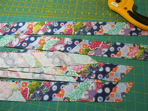 A Quilter S Table Striped Binding