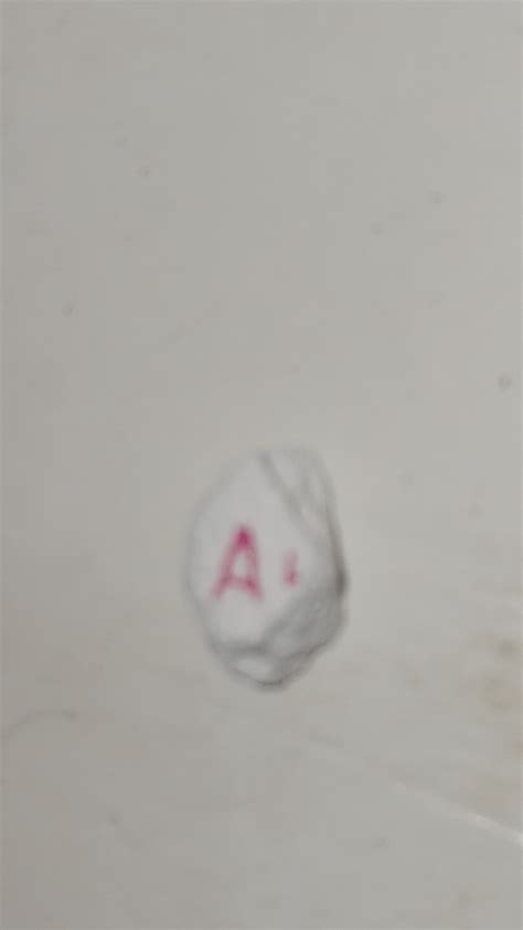 Can Anyone Identify This Broken Pill Please Rpillidentification