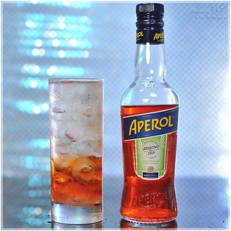 이탈리아 인기 리큐르 아페롤 가장 유명한 칵테일은 아페롤 스프리츠 아페롤1프로세코스파클링 화이트와인2소다탄산수