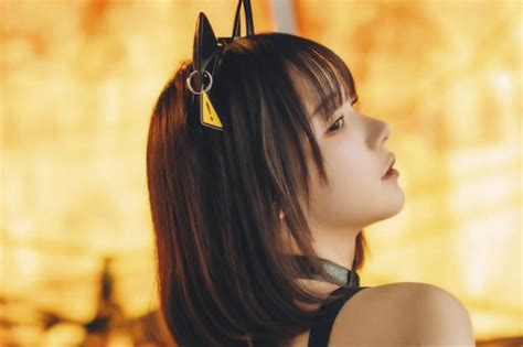 けんけん、くびれからtバックヒップへの芸術的ライン グラッチェ