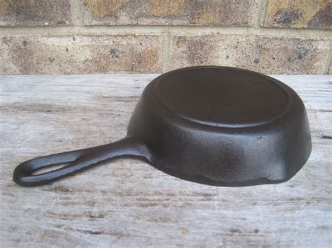 Rare Unusual Lodge Hand Scribed Markings 3 Notch Lodge 3 Cast Iron