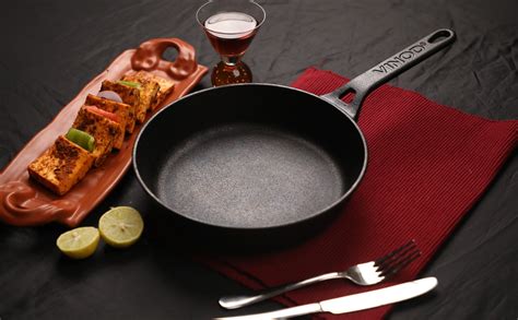 Vinod Legacy Pre Seasoned Cast Iron Kadai With Glass Lid