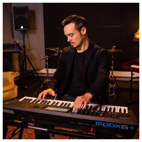 Yamaha Modx6 Plus Synthesizer Keyboard Gear4music