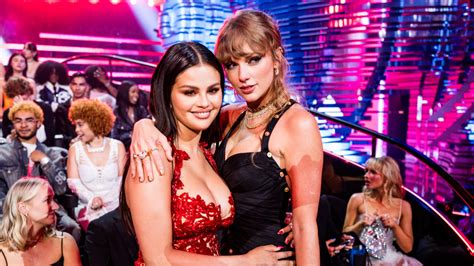 2023 MTV VMAs: Taylor Swift and Selena Gomez Give Best Crowd Reactions