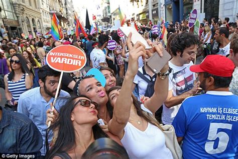 Istanbul Gay Pride March Banned Over Security Concerns Daily Mail Online
