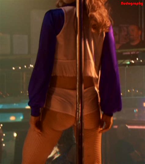 Mena Suvari As A Stripper Picture 2009 4 Original Mena Suvari Sex And Lies In Sin City 006 