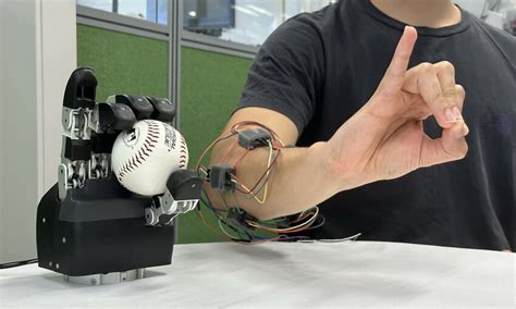 Real Time Robot Hand Teleoperation Using The Lmg Armband And Machine