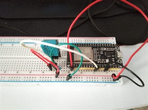 external sensor dht11 dengan esp32 by m rifky fachrizain medium