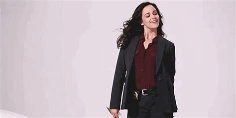 Pin By Julia On C Nerds Brooklyn Nine Nine Melissa Fumero Amy Santiago