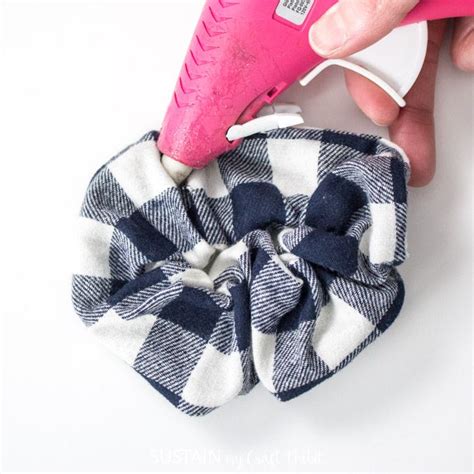 How To Make A Scrunchie Different Ways Diy Hair Scrunchies Scrunchies Diy Diy Sewing Gifts