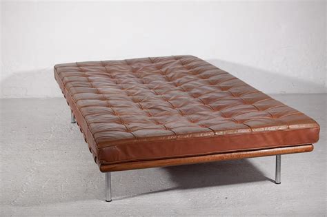 Brown Leather Barcelona Daybed By Ludwig Mies Van Der Rohe For Knoll