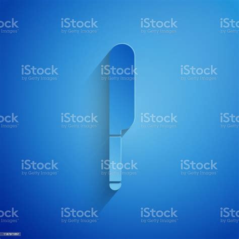 파란색 배경에 격리 된 종이 절단 나이프 아이콘 칼 기호입니다 종이 아트 스타일입니다 벡터 일러스트레이션 강철에 대한 스톡 벡터 아트 및 기타 이미지 Istock