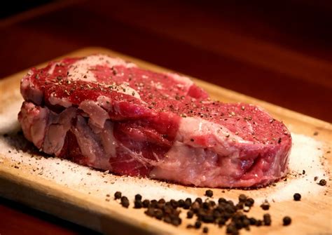 Should I Leave Steak At Room Temp Before Cooking