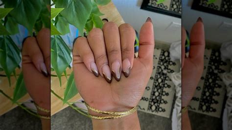 Short Stiletto Nails Make The Intimidating Shape Functional