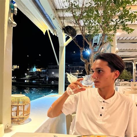 Thanasis Thanasisbarbarigos • Threads Say More