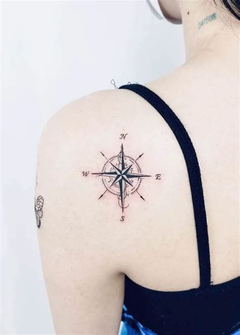 52 Beautiful Compass Tattoos With Meaning Small Compass Tattoo Compass Tattoo Simple Compass