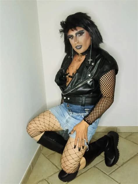Pretty Mature Transvestite Slut In Punk Mode Puts On A Sexy Show