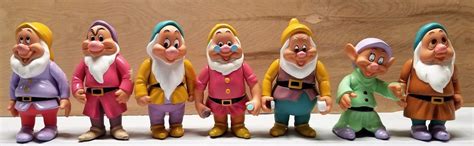 Disney Seven Dwarfs Figurines Thailand Movable Arms Rubber Whole Set
