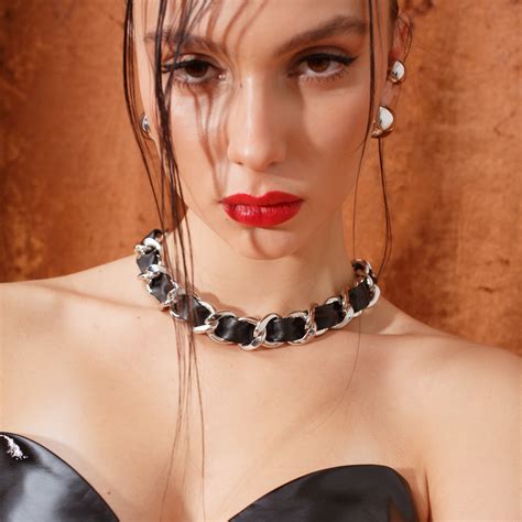 Что такое чокер И как его носить