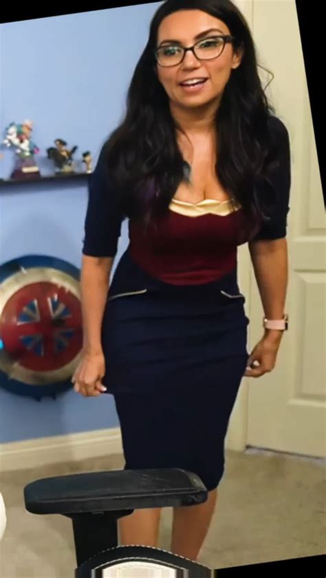 Mommys Boobies Definitely Look Bigger Than Usual R Trishahershbergermilf