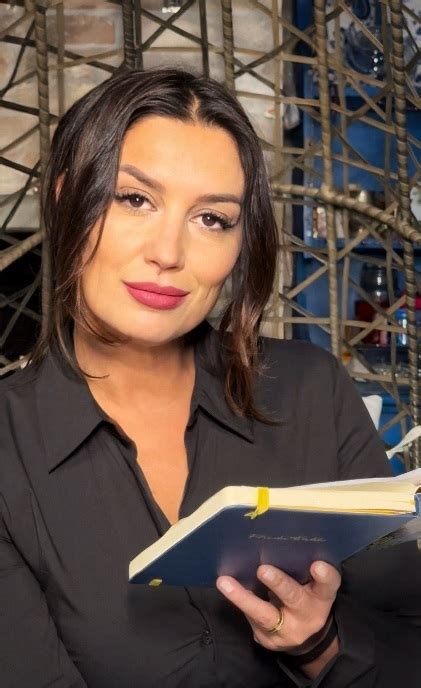 Federica Camba Le Nozze Con Il Comico Scintilla I Testi Scritti Per