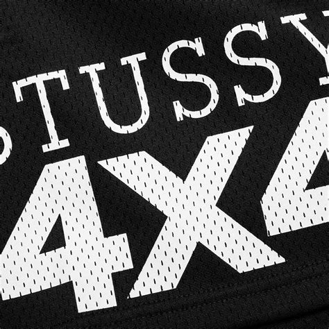 4x4 Mesh Short Black Feature