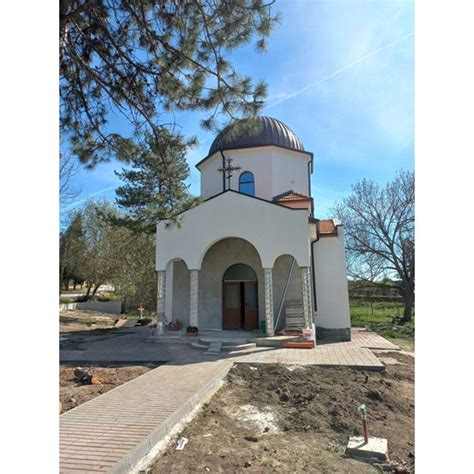 Набират дарения за довършване на новия храм в свищовско село