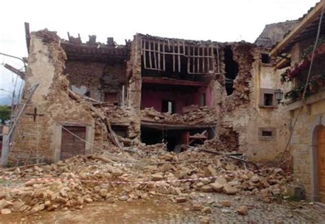 Fragility Curves For Italian Urm Buildings Based On A Hybrid Method Licord