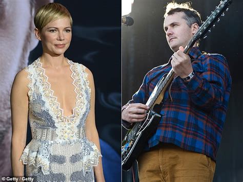 11 Celebrity Couples Who Secretly Got Married In 2018 Daily Mail Online
