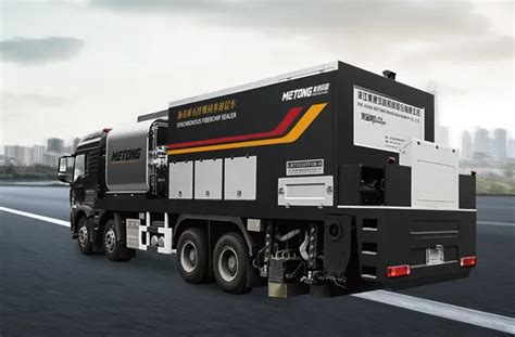 Premium Synchronous Large Synchronous Chip Sealing Vehicle For Road