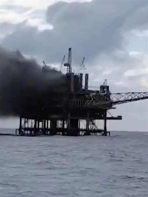 Plataforma Petrobras Pega Fogo E Deixa Feridos No Rj Carroblogbr